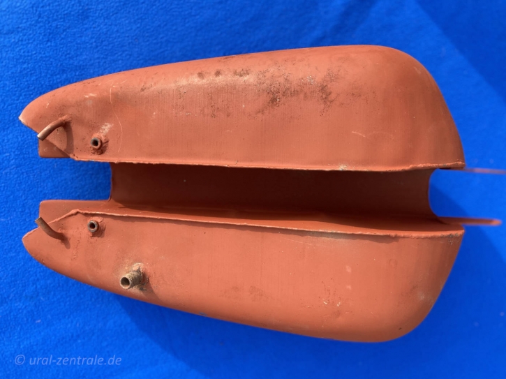 Fuel tank for M72, BMW R71, R51/3, R67, R68 with toolbox – Ural-Zentrale