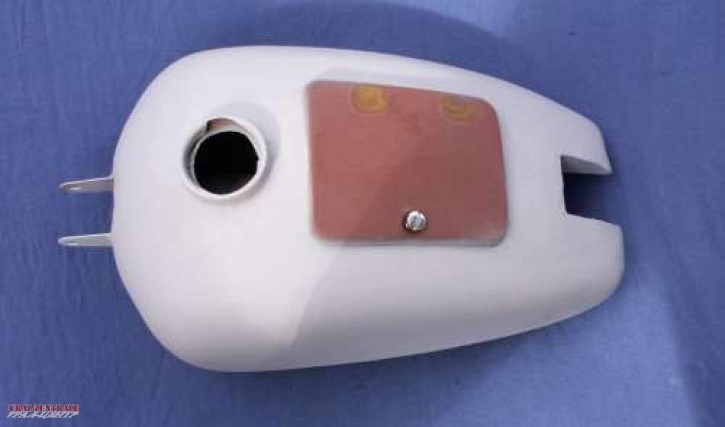 Fuel tank for M72, BMW R71, R51/3, R67, R68 with toolbox – Ural-Zentrale